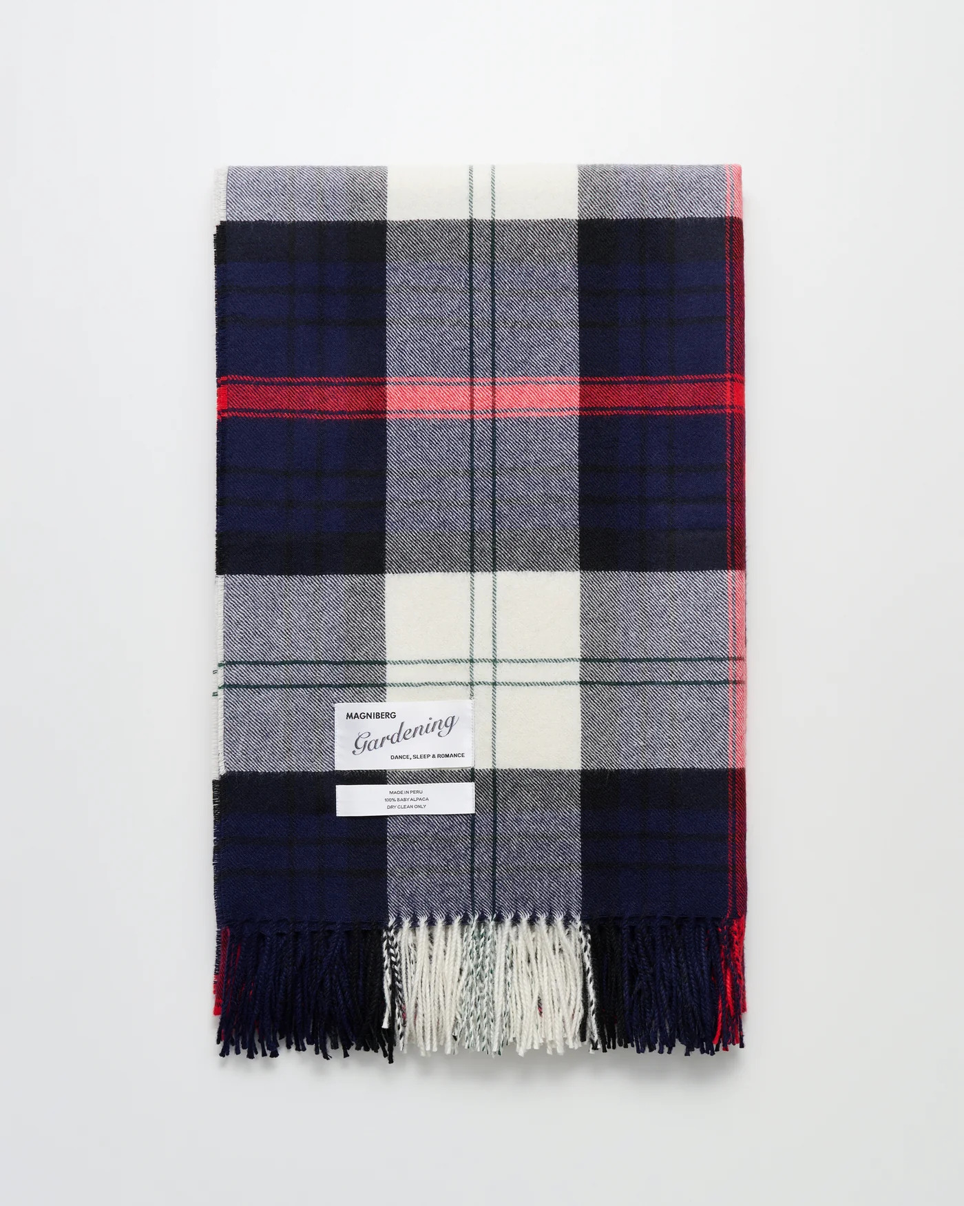 Magniberg Queen viltti, 150 x 250 cm, Hurtigruten navy | Finnish Design ...