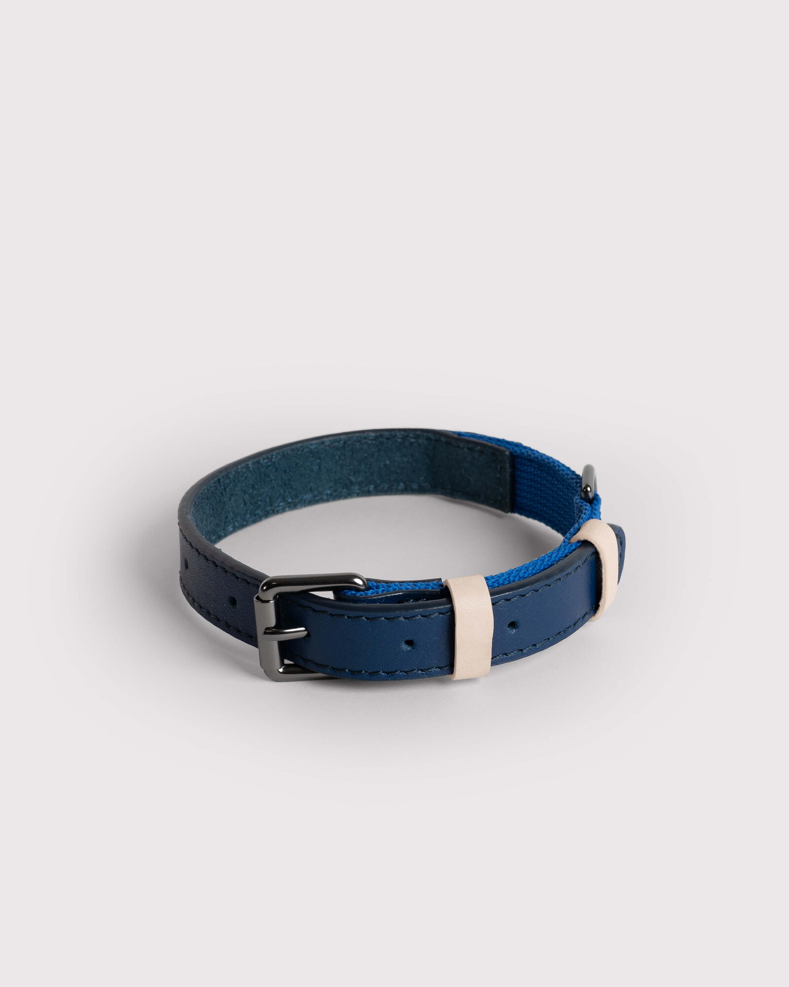 Masimalo Colour Block Halsband, navy - grandala blue | Finnish Design Shop
