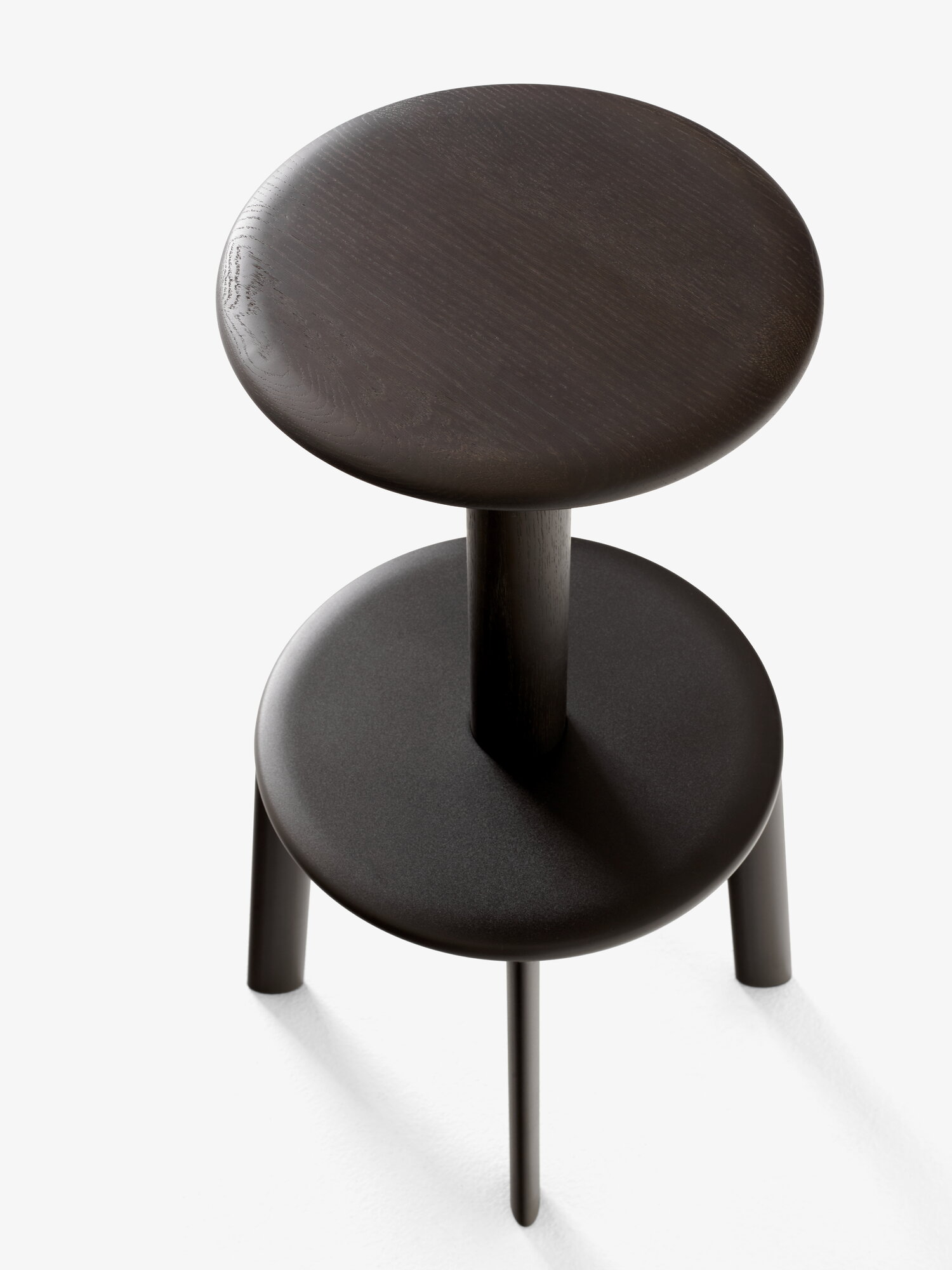 &Tradition Massif AV40 bar stool, dark stained oak - warm black ...