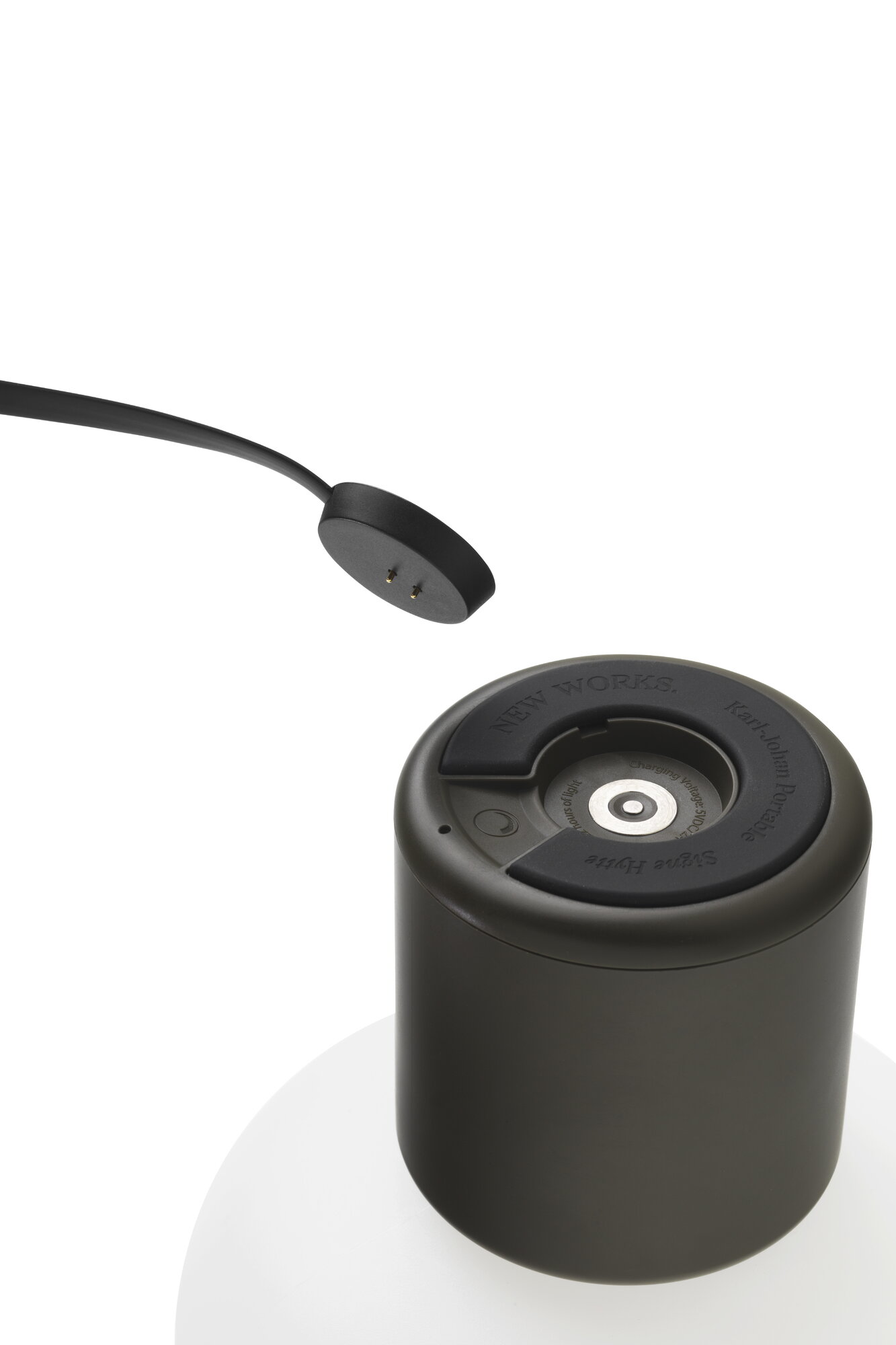 New Works Karl-Johan portable table lamp, forest green | Finnish Design ...