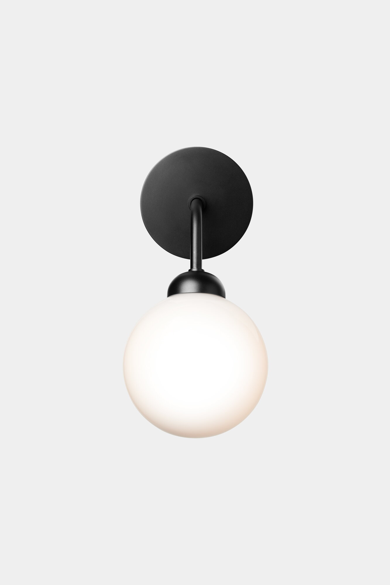 Nuura Apiales seinävalaisin, musta - opaali | Finnish Design Shop