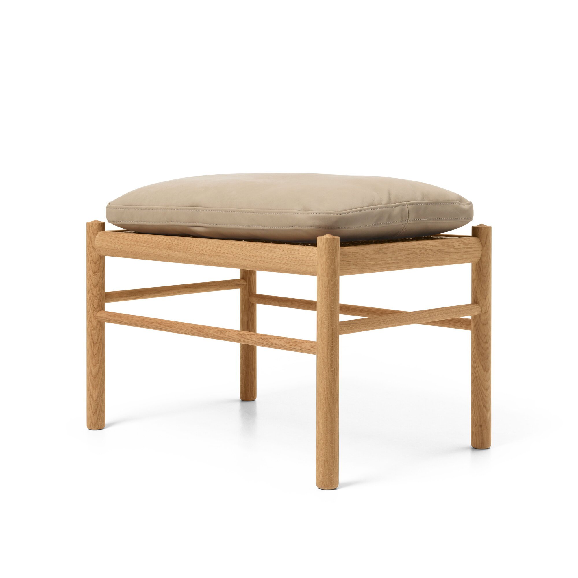 Carl Hansen & Søn OW149F Colonial footstool, oiled oak - Terra leather ...