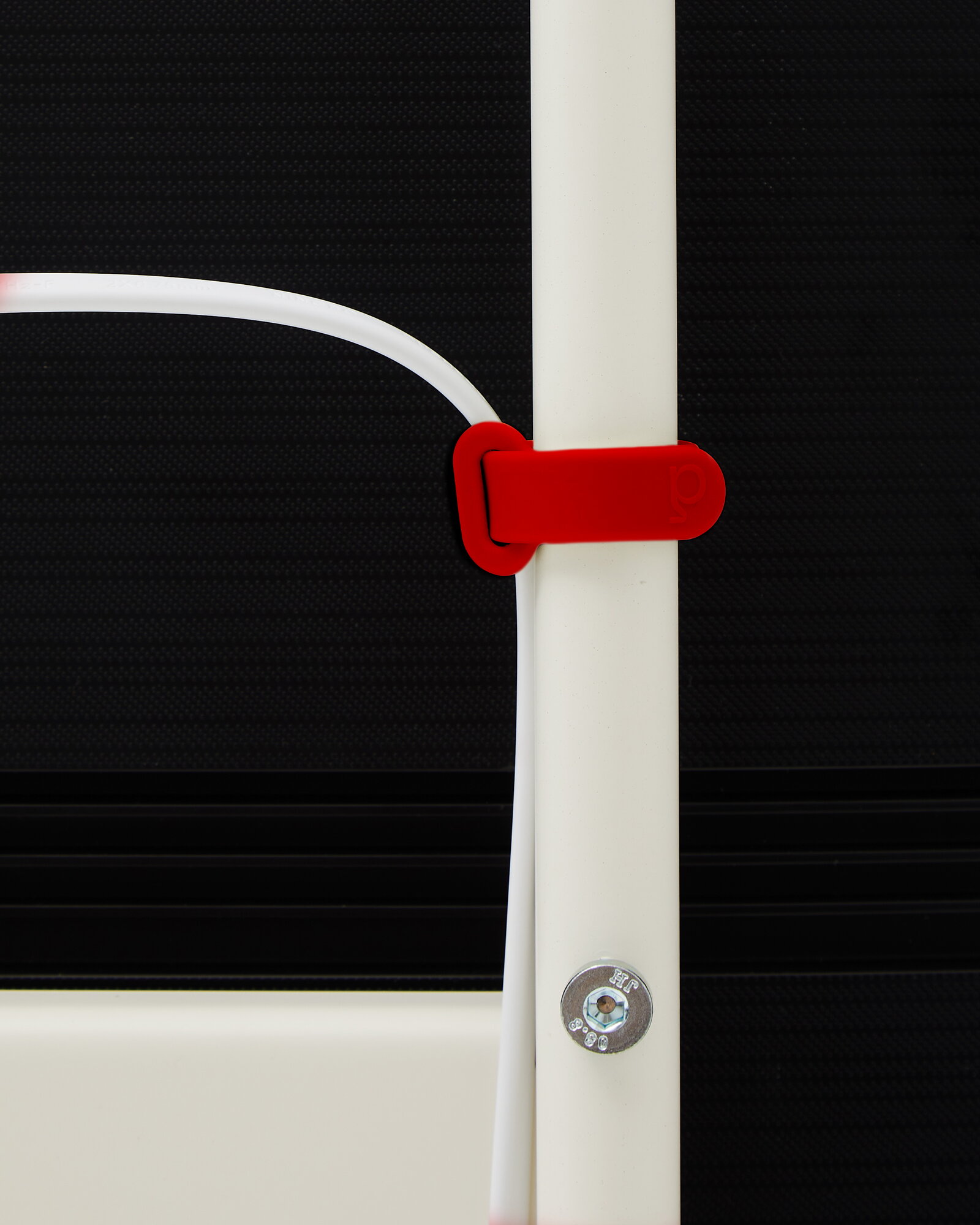 Pedestal Cable Tie, 3 pcs, fire red | Finnish Design Shop