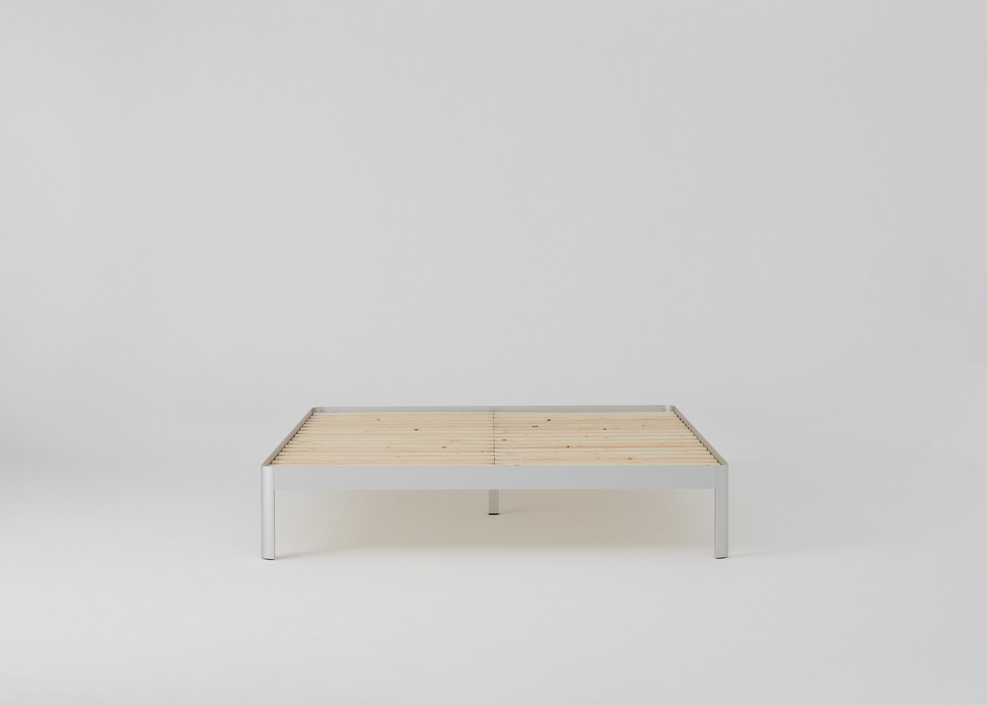 ReFramed Estructura de cama con láminas, aluminio | Finnish Design Shop