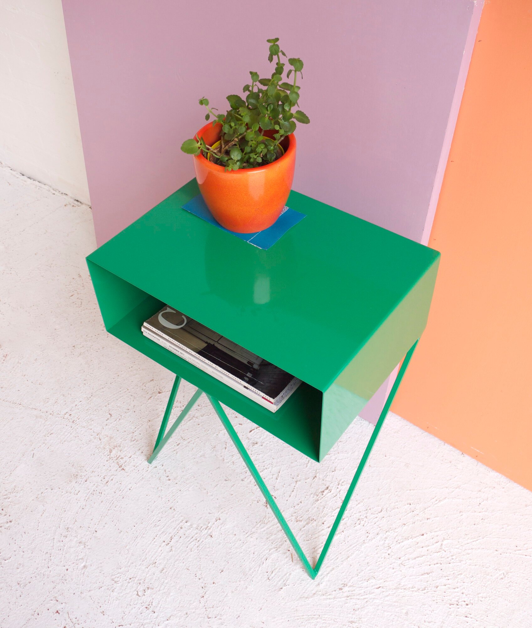 &New Robot side table, green | Finnish Design Shop UK