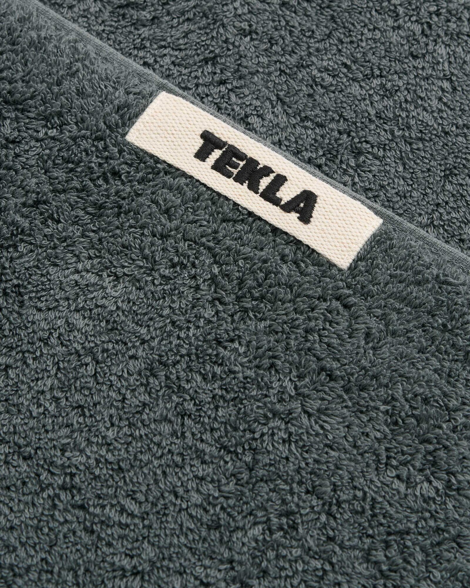 Tekla Terry towel, charcoal grey | Finnish Design Shop