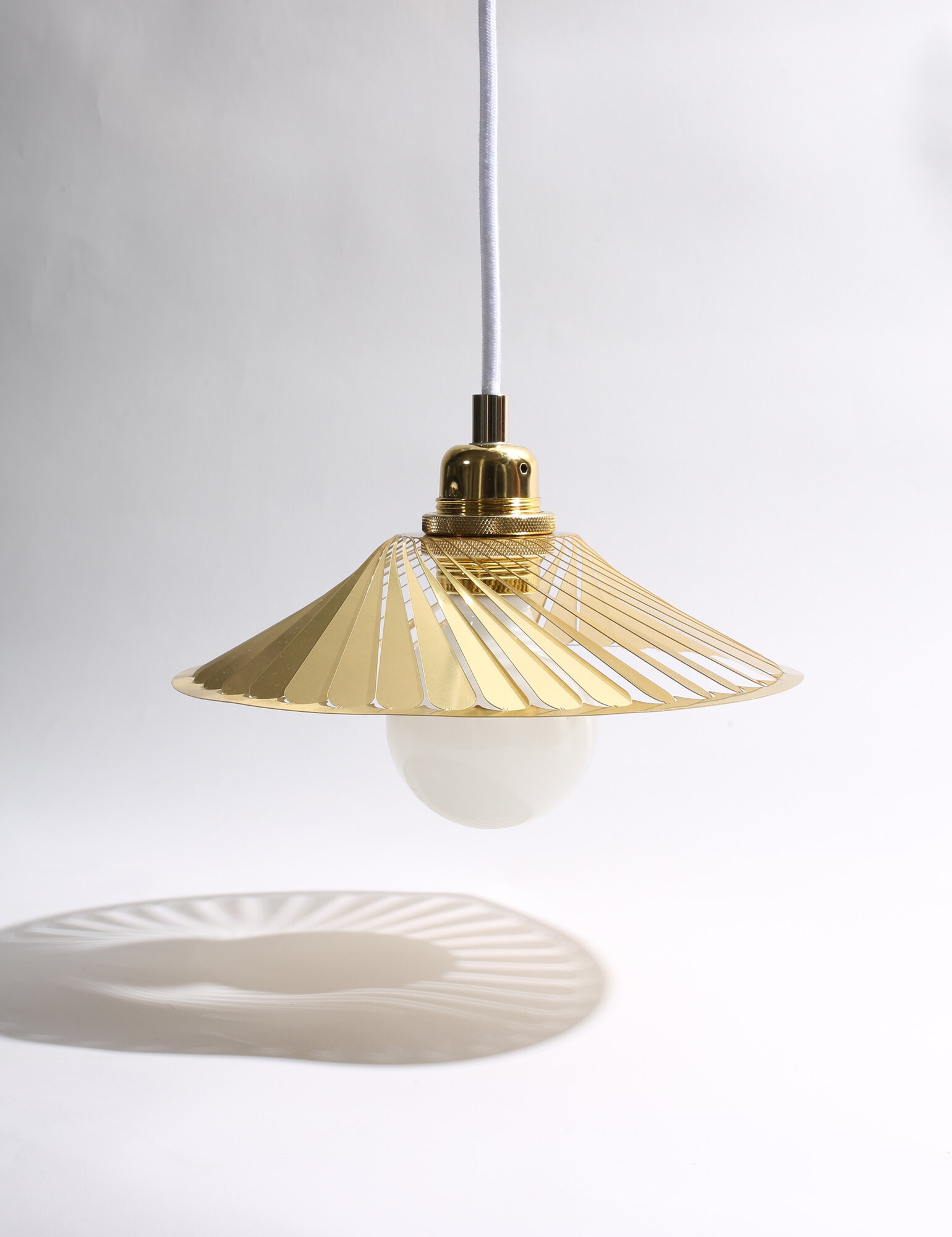 Fundamental Berlin Propeller lamp shade, 24 cm, brass | Finnish Design Shop