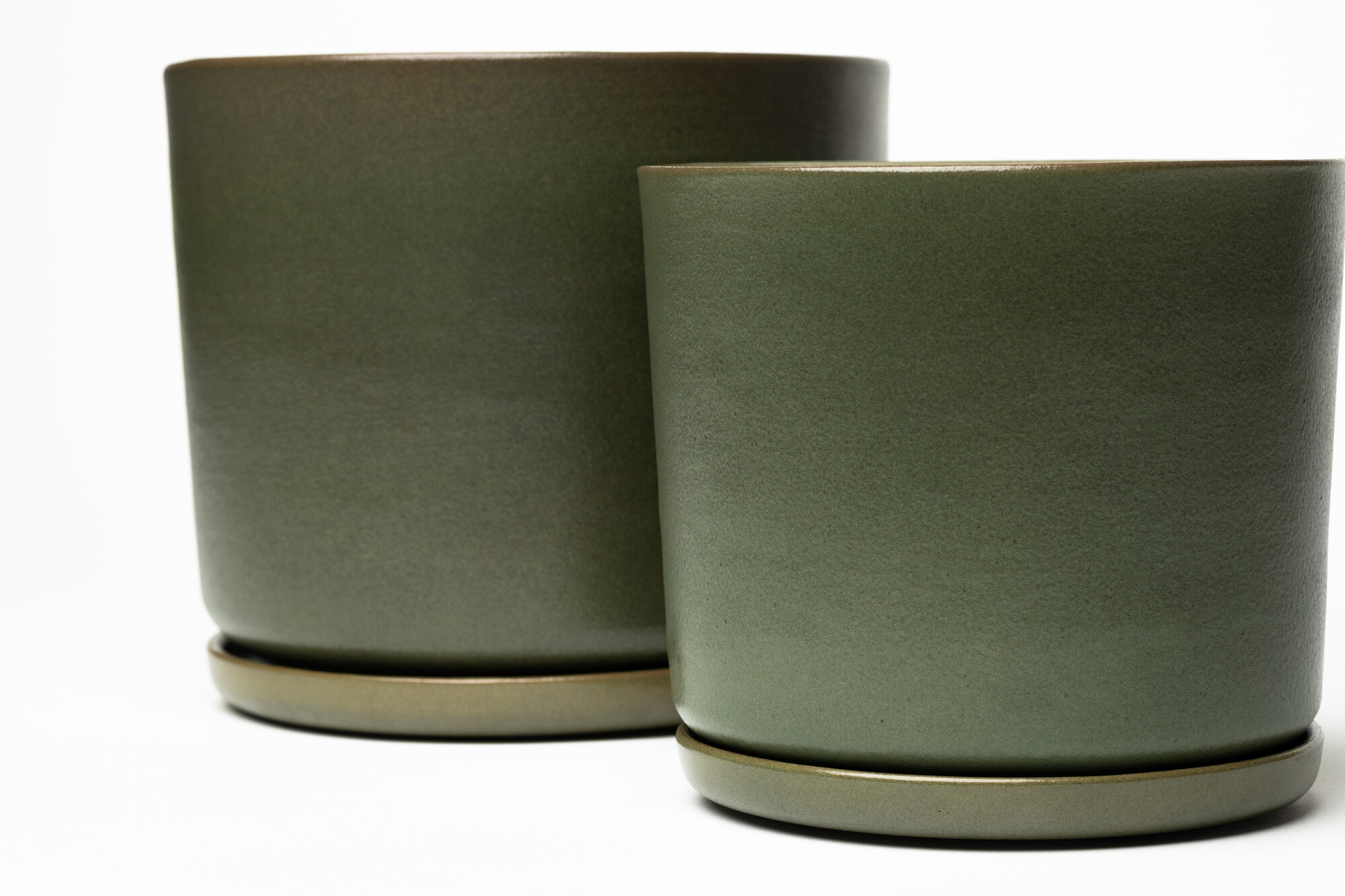 Vaidava Ceramics Moss flower pot with saucer, L, moss green | Finnish ...