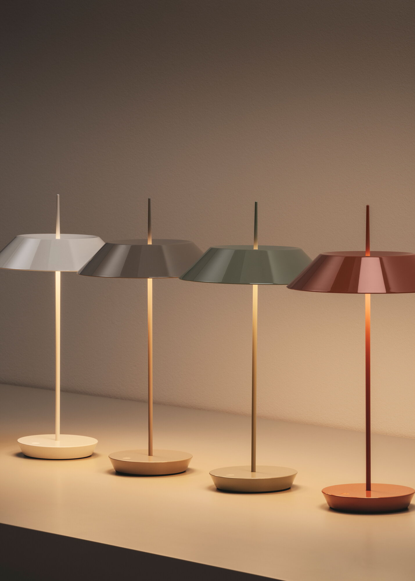 Vibia Lampe de table portable Mayfair Mini 5495, vert | Finnish Design Shop