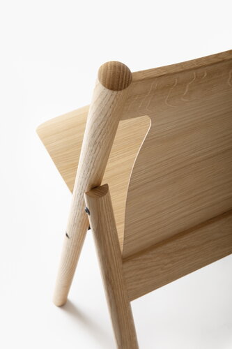 Nikari Faneeri folding chair, lacquered oak | Finnish Design Shop
