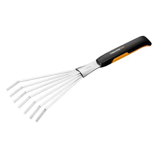 Fiskars Xact hand rake | Finnish Design Shop