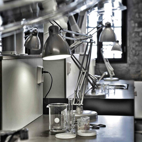 Luxo L-1 lamp base, aluminium grey | Finnish Design Shop