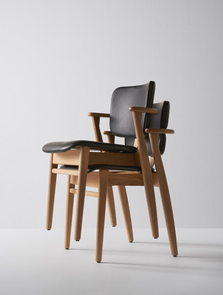 Artek Domus chair, lacquered oak - black leather | Finnish Design Shop