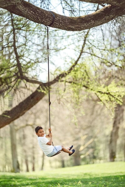 Lillagunga Disco Outdoor swing, walnut - black | Finnish Design Shop