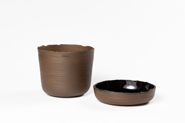 Vaidava Ceramics Soil pot with saucer, XL, brown | Finnish Design Shop