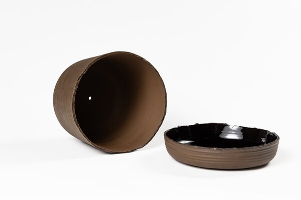 Vaidava Ceramics Soil pot with saucer, XXL, brown | Finnish Design Shop
