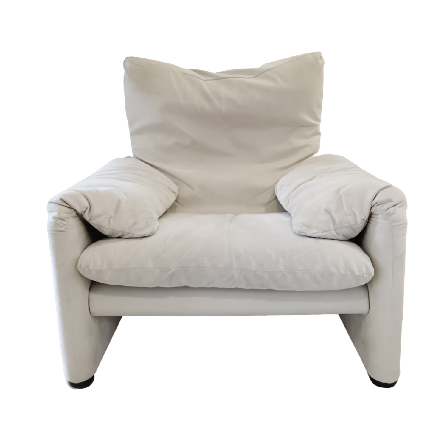 Cassina Maralunga armchair, beige | Pre-used design | Franckly